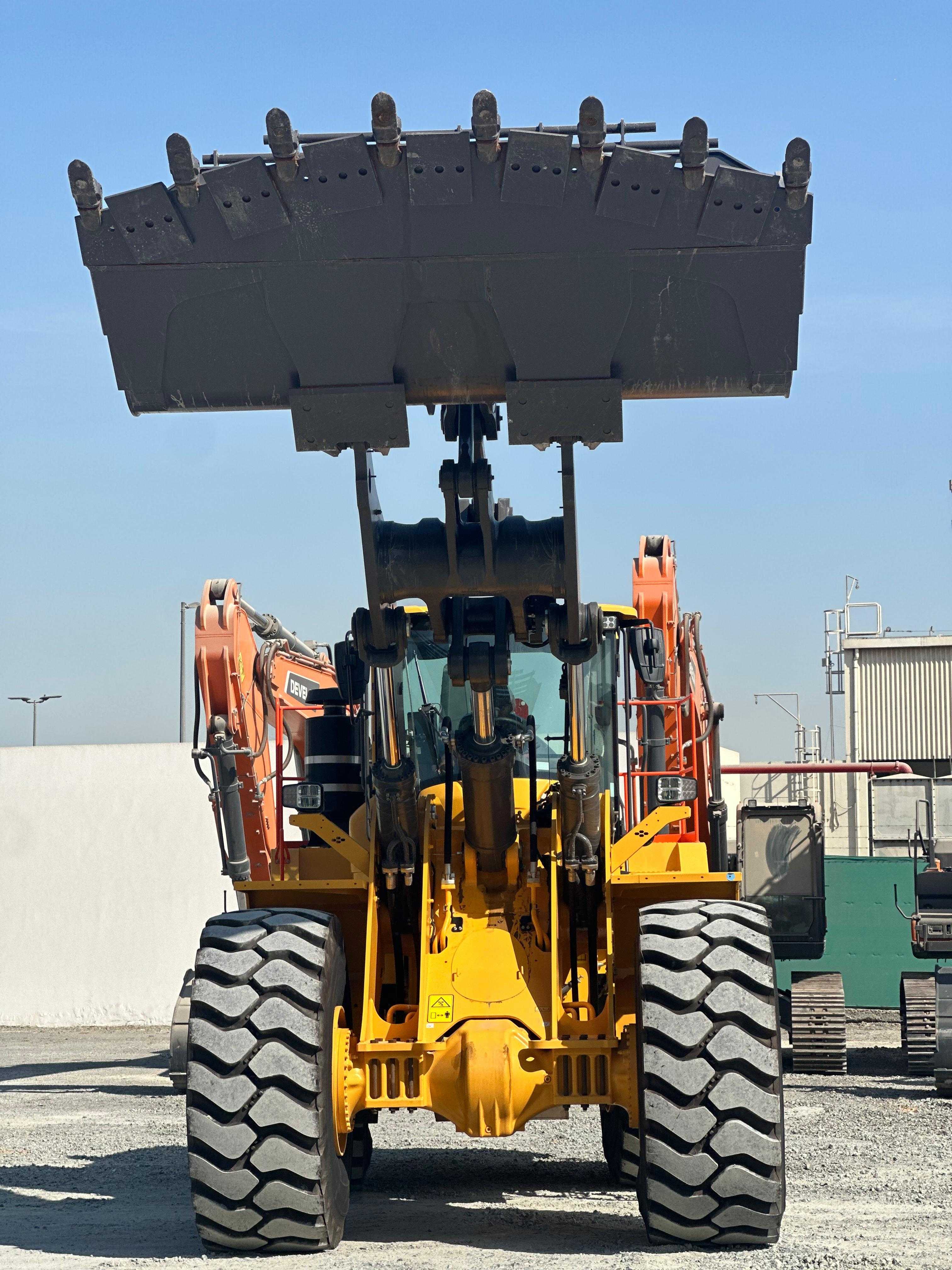 VOLVO L220H | MHJ Heavy Equipment Trading LLC