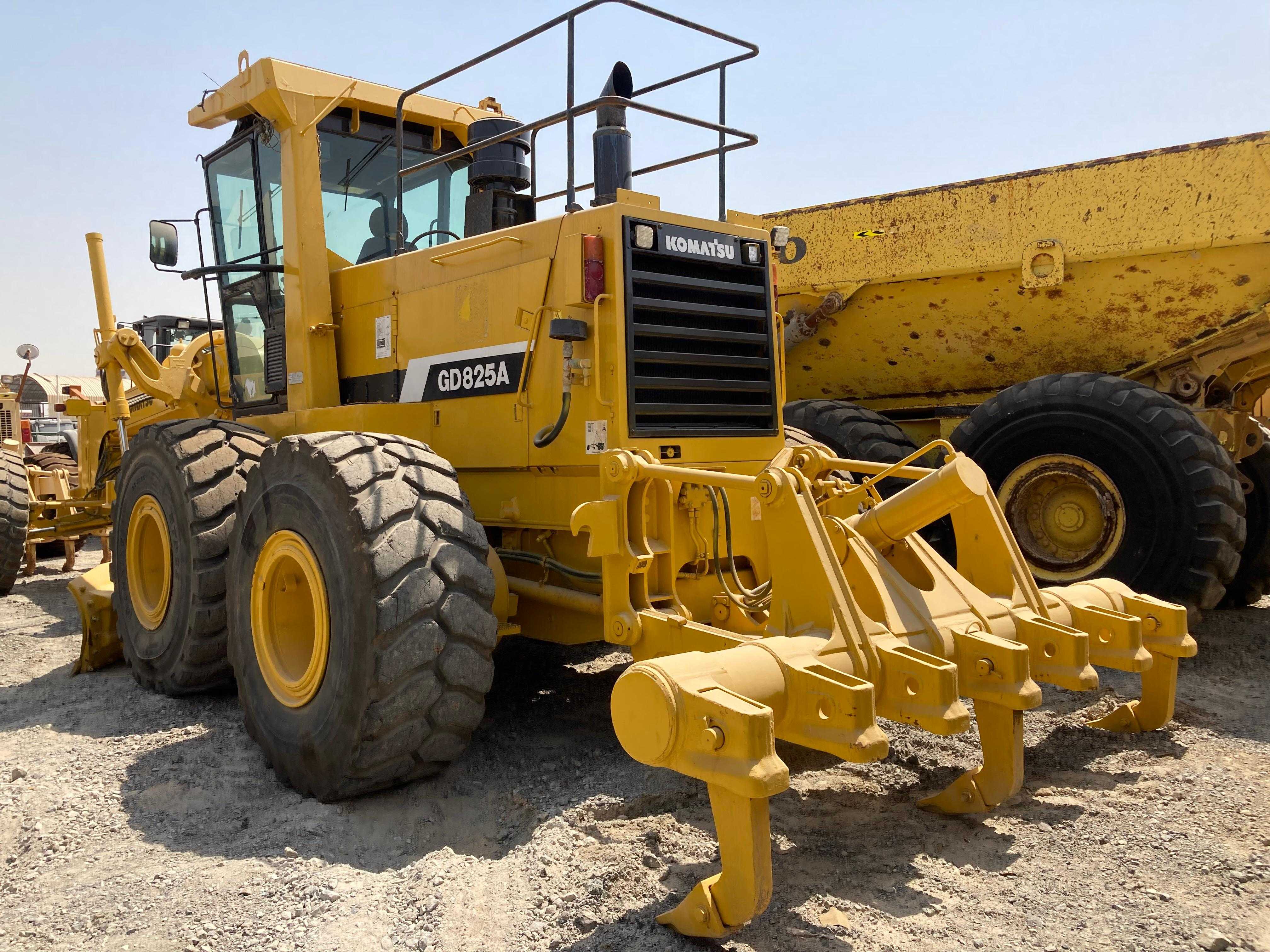 KOMATSU GD825A-2 | MHJ Heavy Equipment Trading LLC