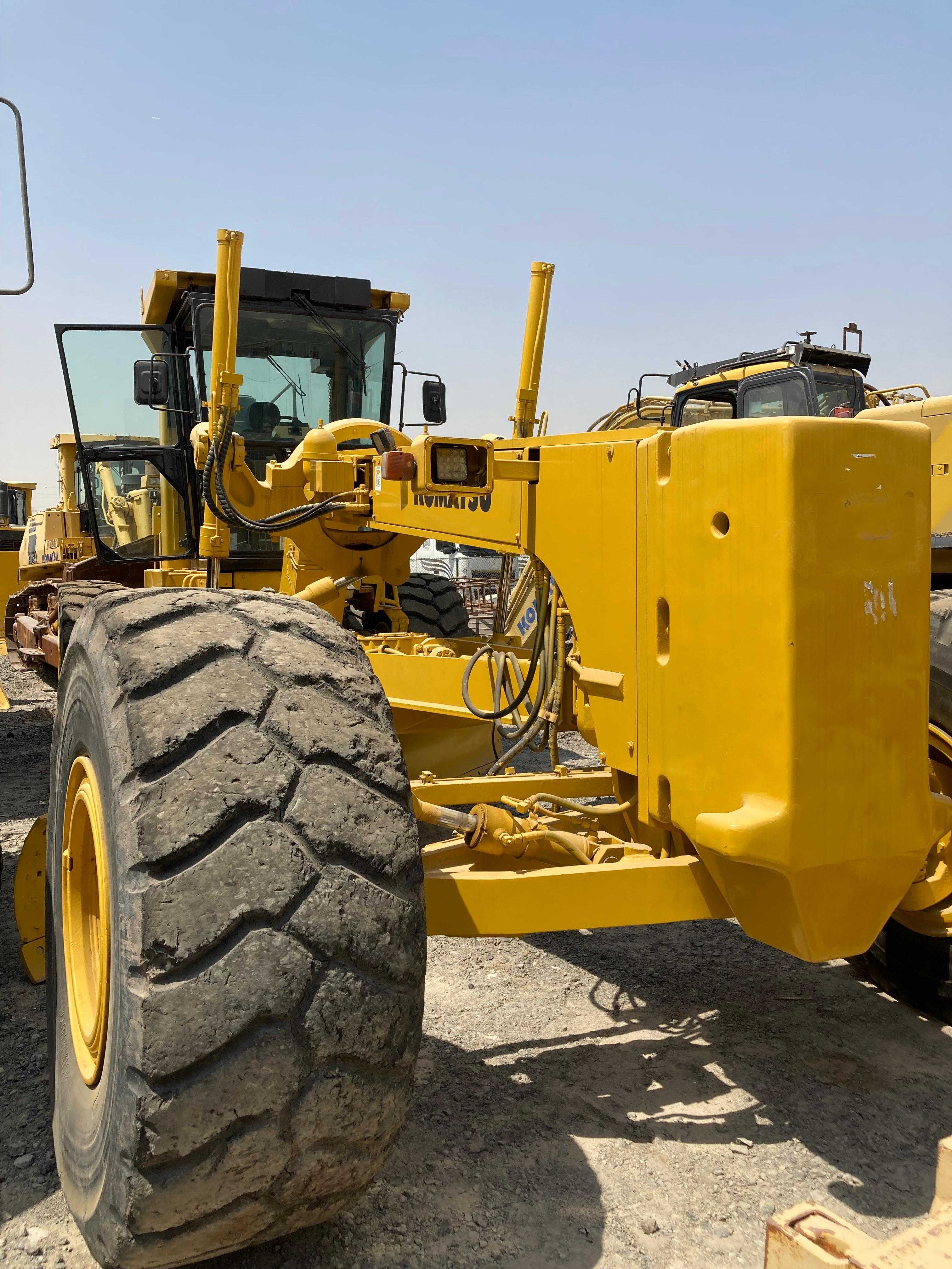KOMATSU GD825A-2 | MHJ Heavy Equipment Trading LLC